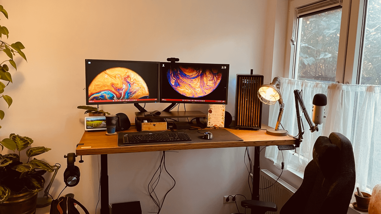 I'm super happy to finally have a clean setup after building my solid ...