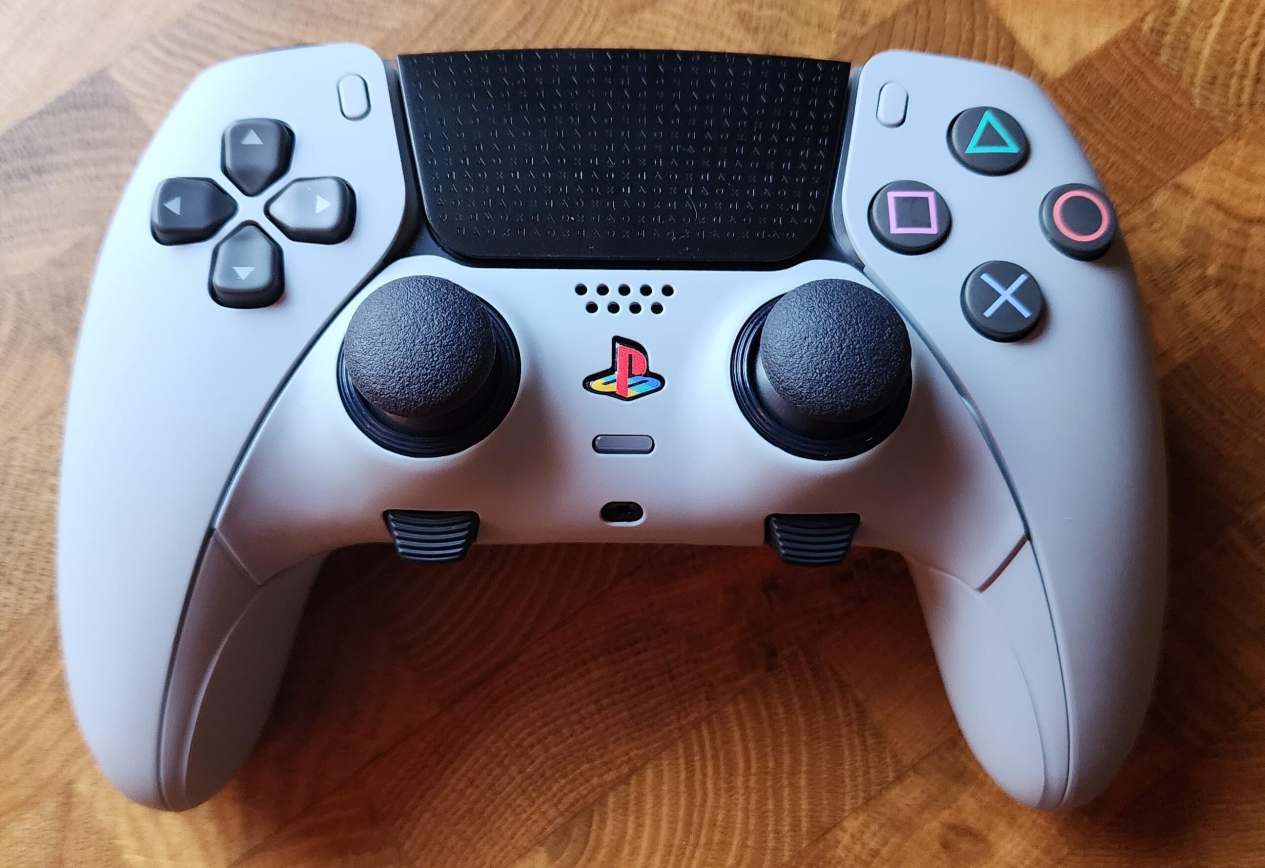 Updated my PS5 dualsense edge controller with a retro look - FPSHUB ...