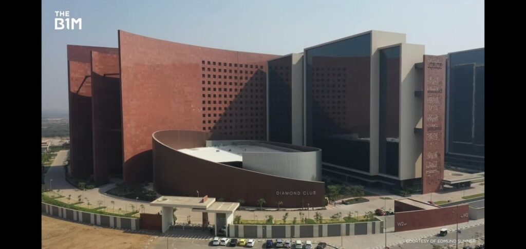Worlds Newest Largest Office Building - Surat, India (surat diamons ...
