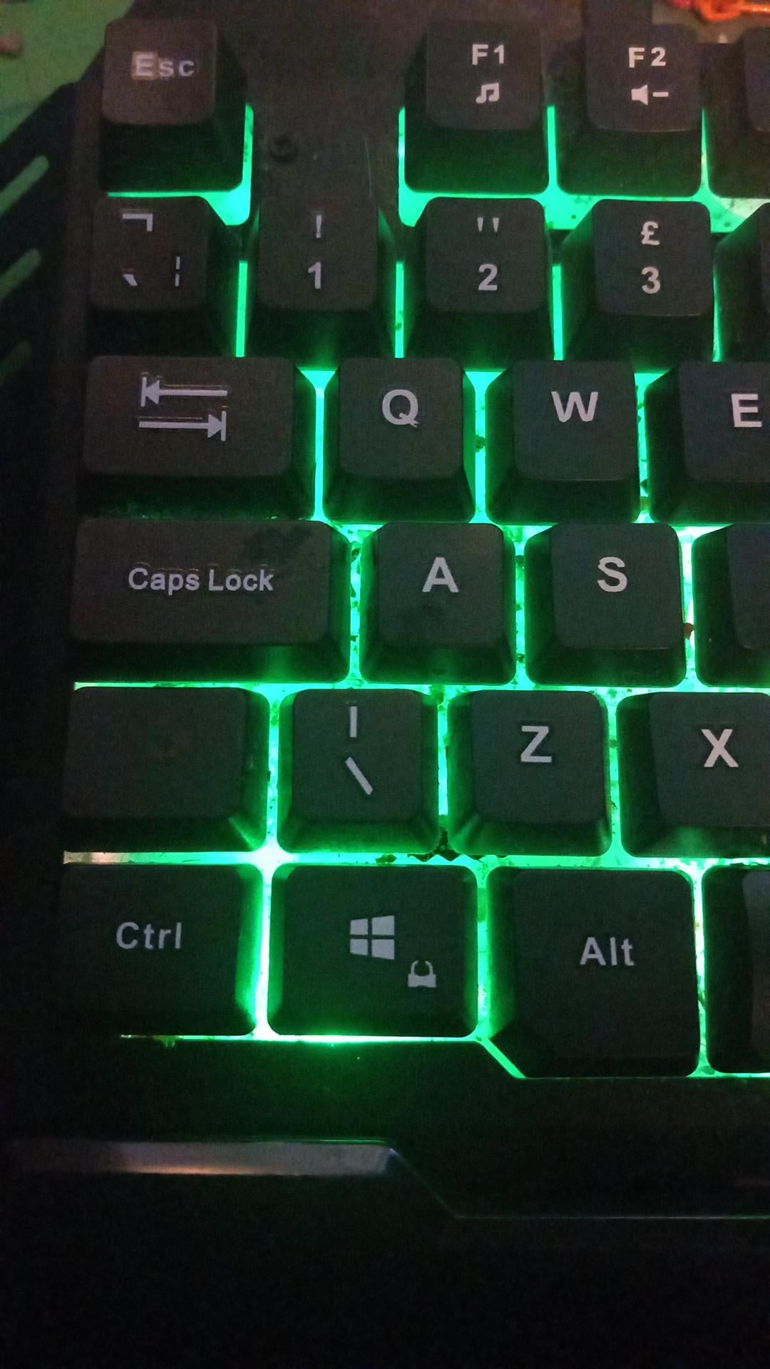 The shift key on my logitech keyboard after 2 years of use - FPSHUB ...