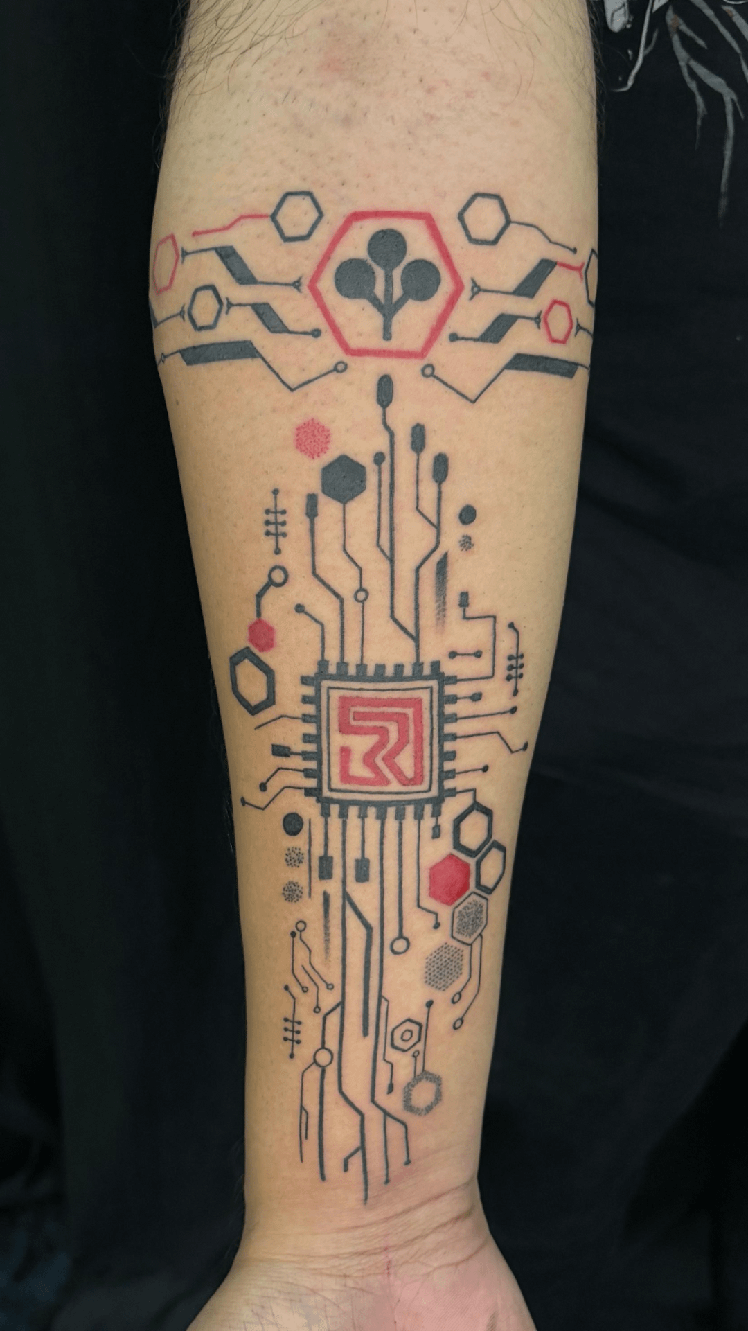 Cyberpunk Tattoo - FPSHUB | FPS GAMES HUB |FPS GAMING HUB