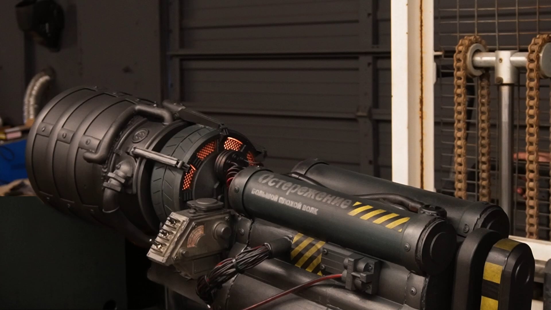 I made a "functional" pneumatic cannon Thunder Gun replica - FPSHUB ...